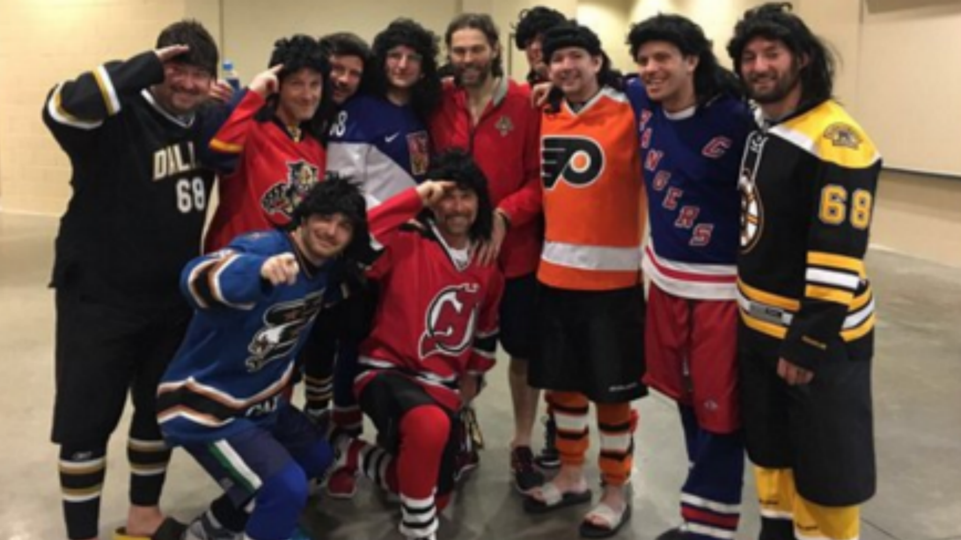 Jaromir Jagr Meets Travelling Jagrs After Panthers Record Win Nhl
