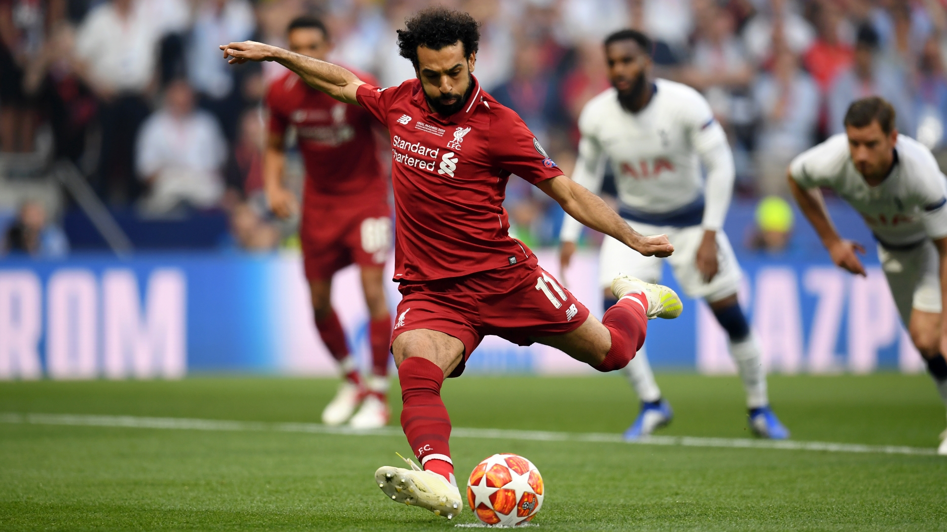 Moussa Sissoko handball: Lucky Liverpool? Early Mohamed Salah penalty ...