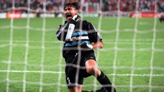 Whatever happened to Carlos Roa? The goalkeeper who retired to prepare ...