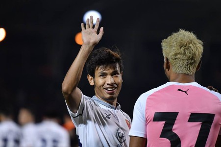 ยิ่งเล่นยิ่งดี! สก็อตต์ชม "อ่อง ธู" ปั่นป่วนเชียงราย | Goal.com