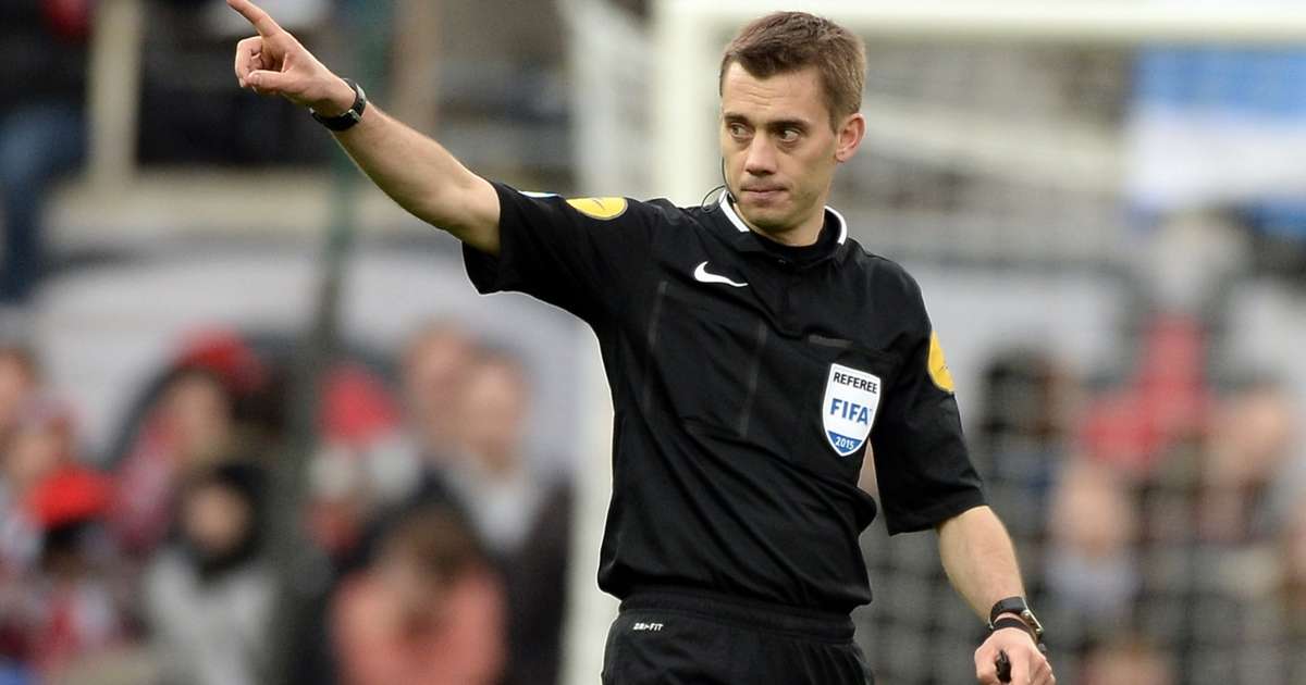 ¿Quién es Clement Turpin, el árbitro del Roma vs. Real Madrid?