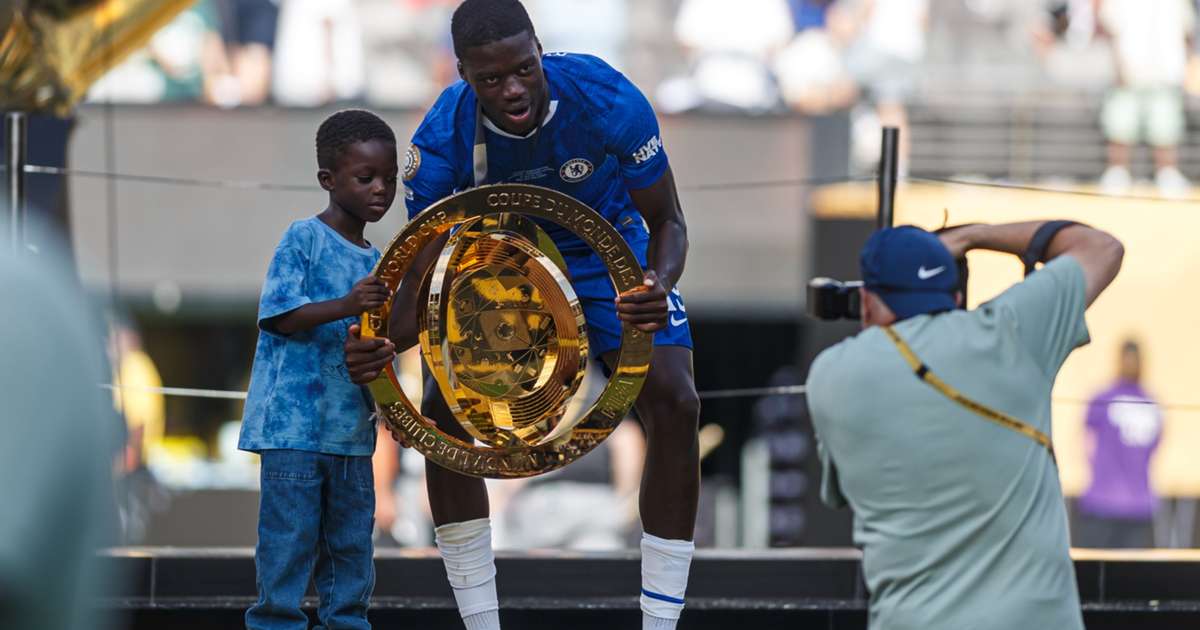 Sarr loaned back to Strasbourg after Chelsea move