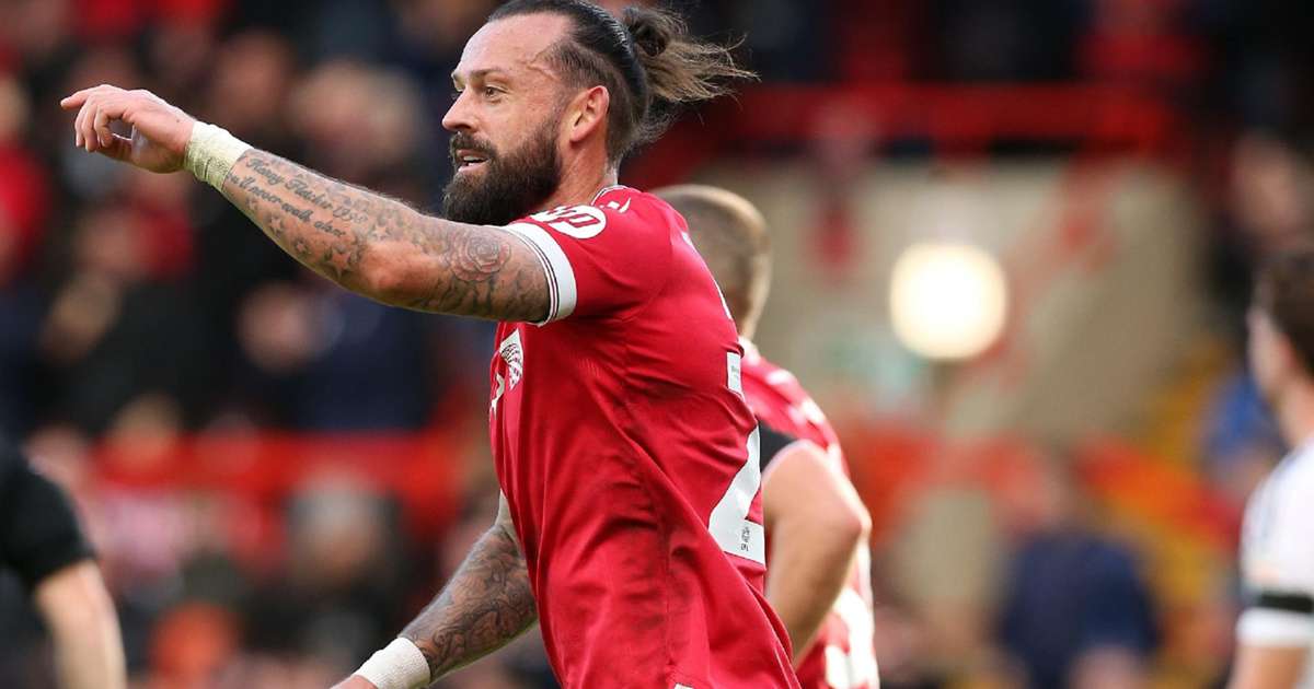 Wrexham assistant Steve Parkin hails hat-trick hero Steven Fletcher