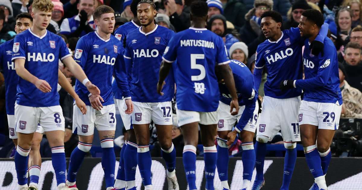 Championship: Ipswich climb into top two, Coventry held at Charlton