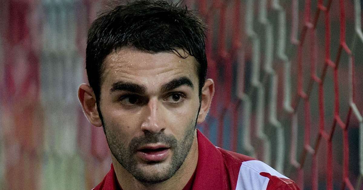 Osasuna sign Adrian Lopez on free transfer