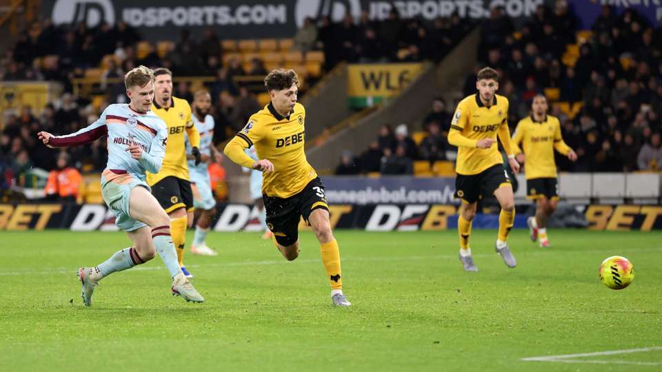 SportyTV | Wolves 0-2 Brentford: Lewis-Potter brace heaps more misery ...