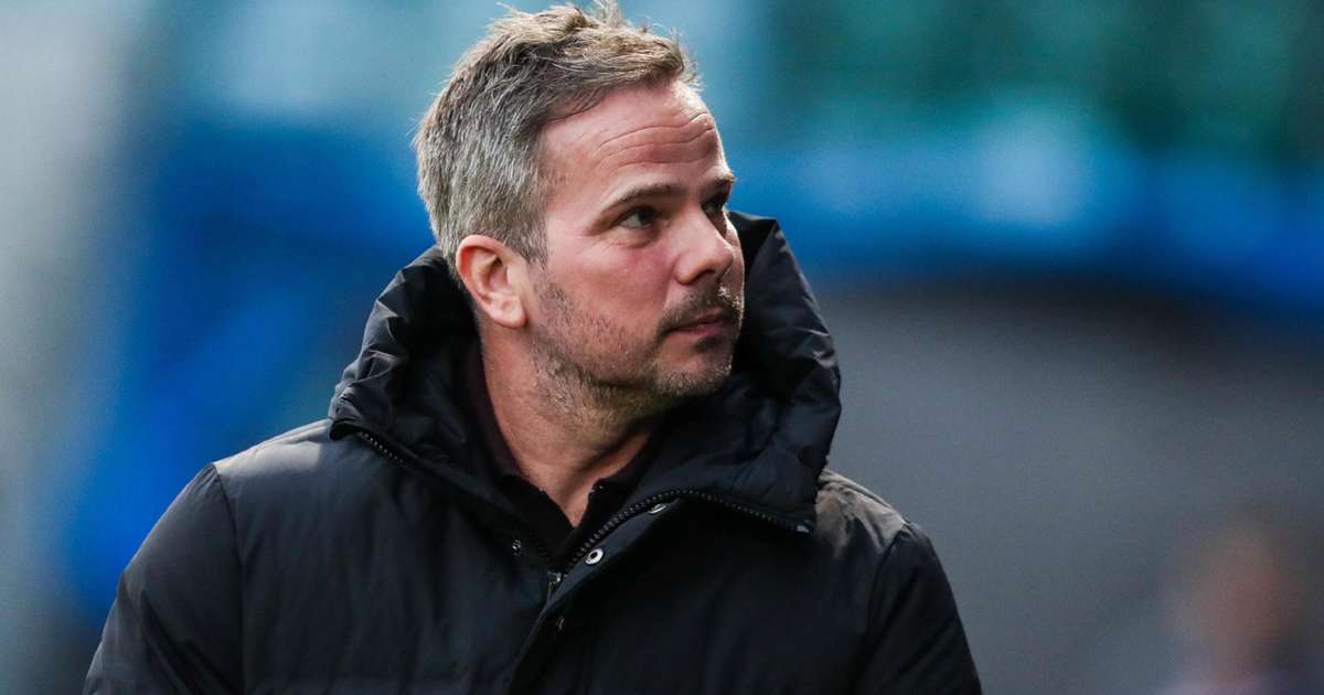 Stephen Clemence laments Gillingham’s defending in home defeat to Bradford