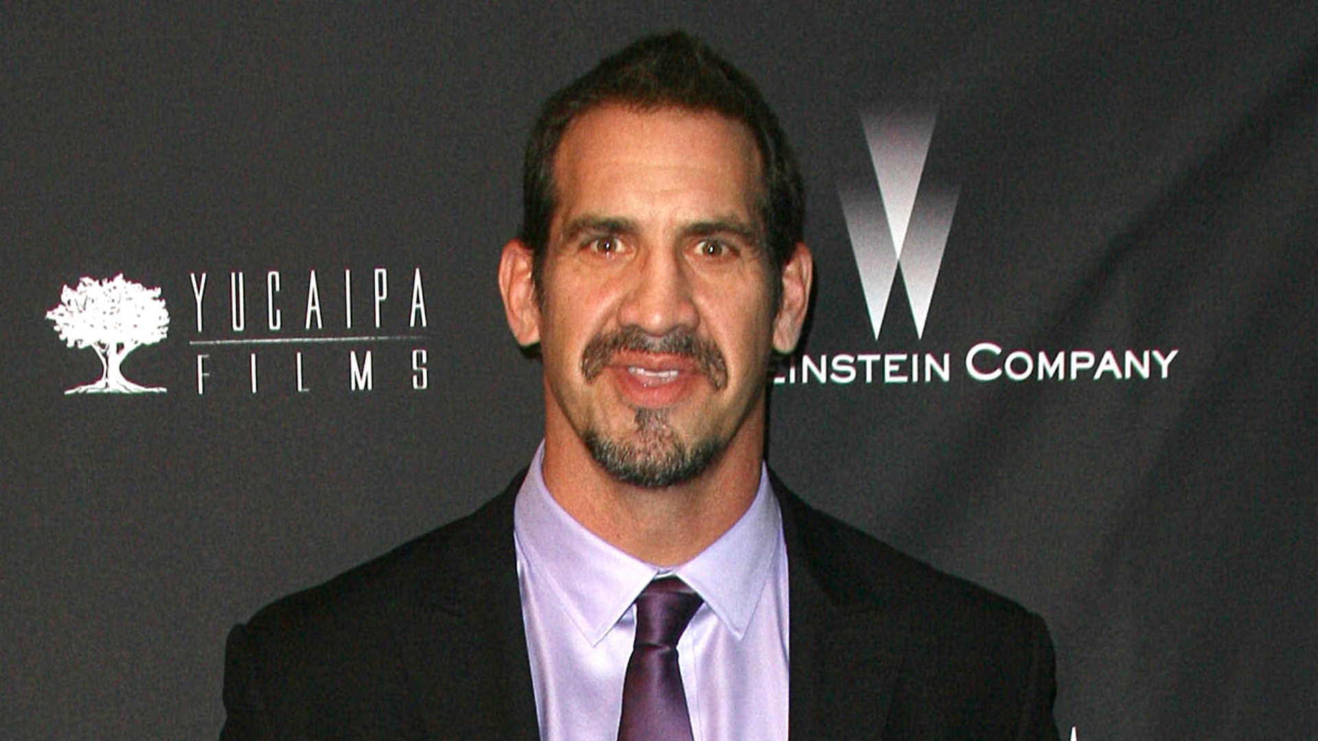 Former NFL player turned actor discusses role in 'Concussion' movie ...