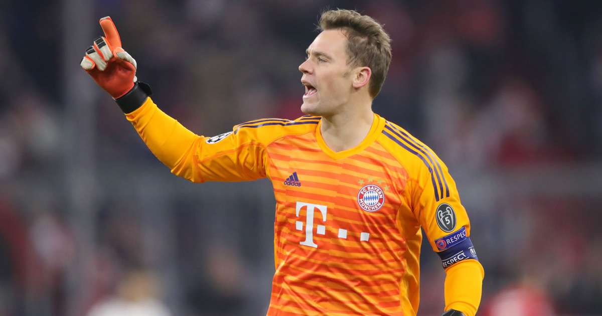Neuer has been using splint on thumb injury for a month