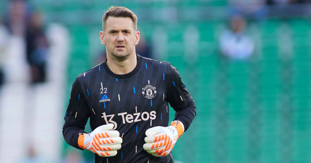 Man Utd back-up goalkeeper Heaton out 'for several matches'