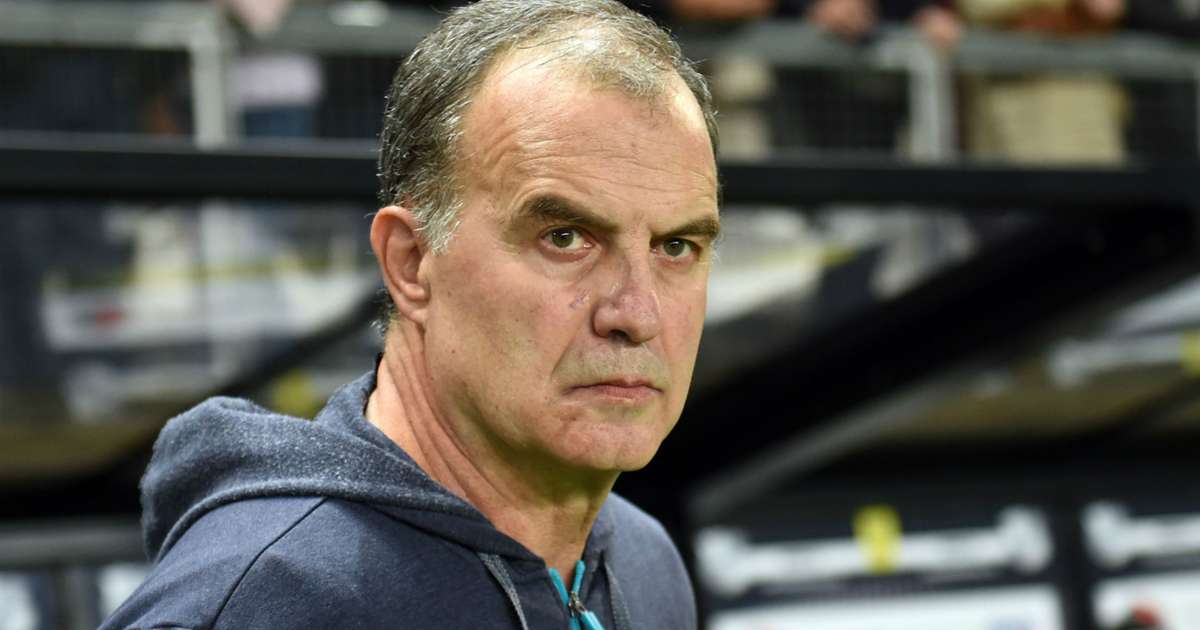 Bielsa named manager of the month after Leeds United's lightning start