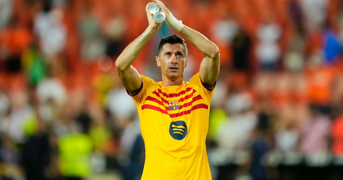 Lewandowski salutes Barca youngsters after 'special' Valencia comeback win