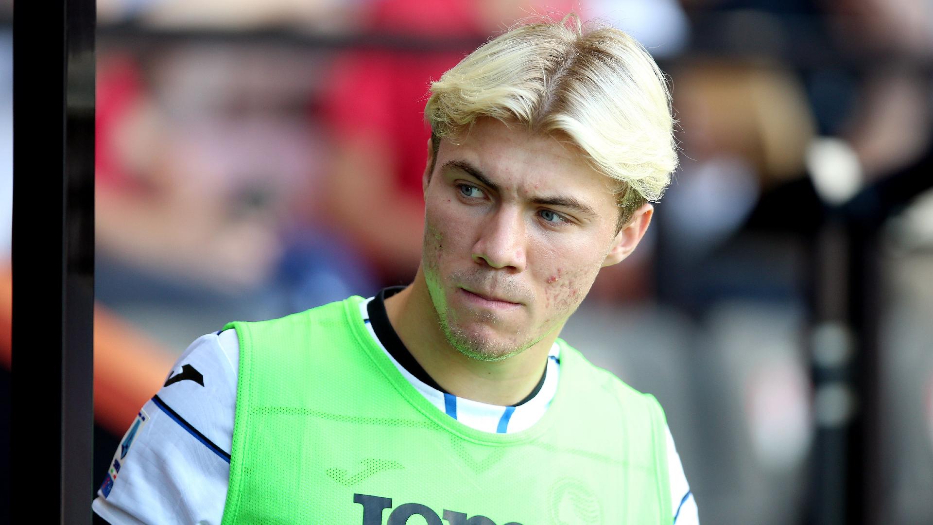 بغداد بونجاح يحسم موقفه من مفاوضات الأهلي والزمالك