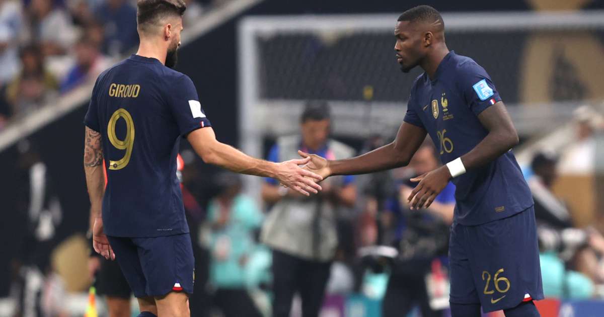 Deschamps makes historic World Cup final double change in woeful France ...