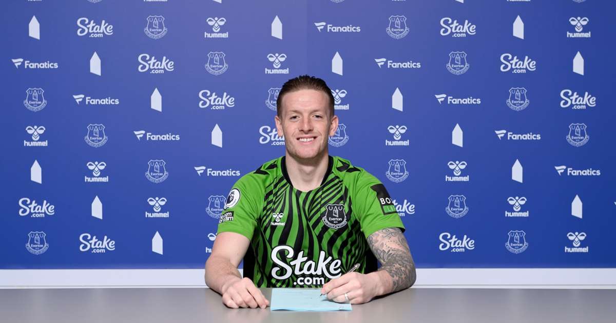 England number one Pickford signs new Everton contract