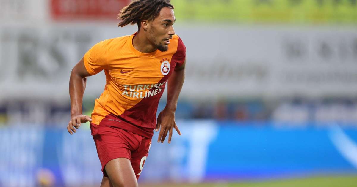 Bayern Munich sign full-back Sacha Boey from Galatasaray