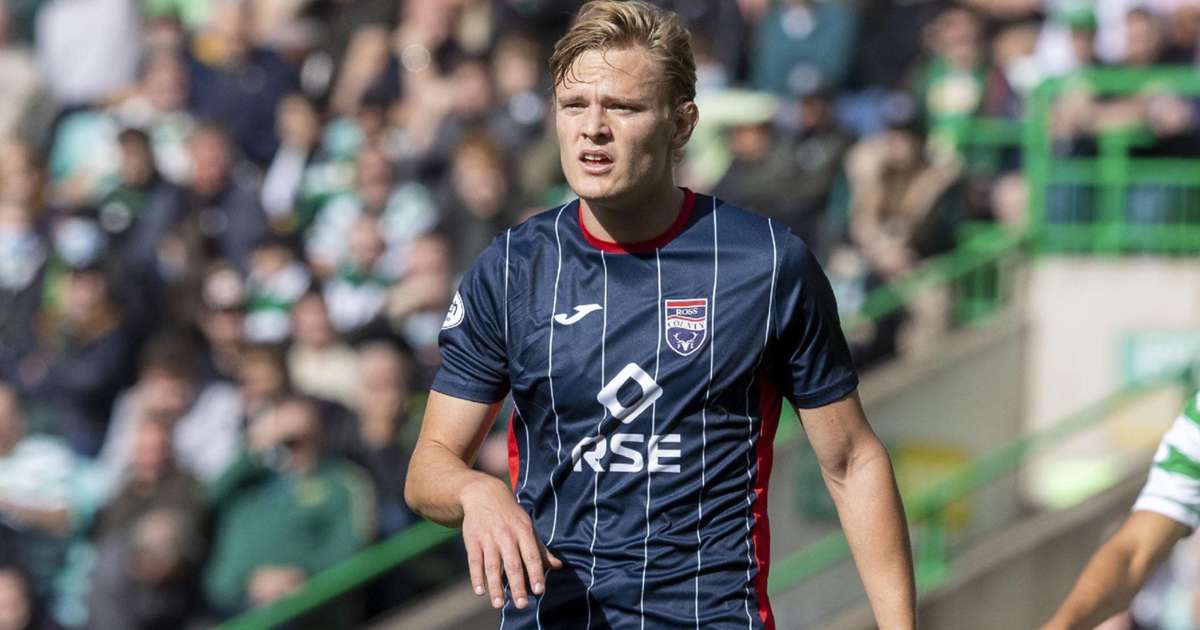 Alex Samuel extends Ross County stay