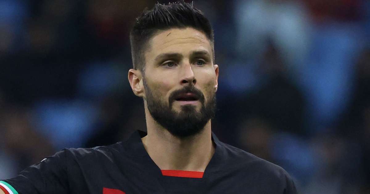 Giroud plans to continue with France and Milan