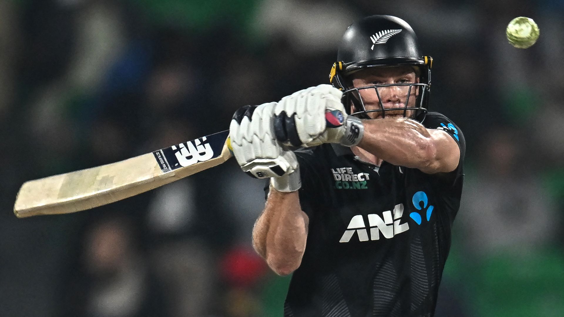 Sporty.com | Mitchell stars as New Zealand beat Pakistan in Tri-Nation ...
