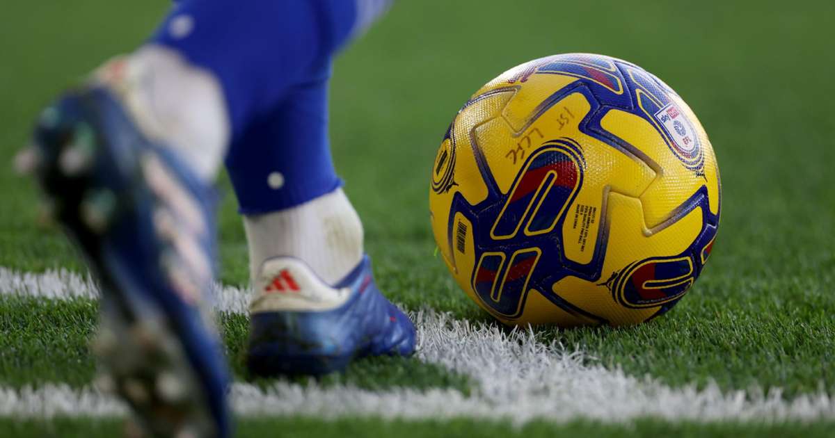 Neil Collins rues Barnsley’s lack of clinical edge in late draw at ...