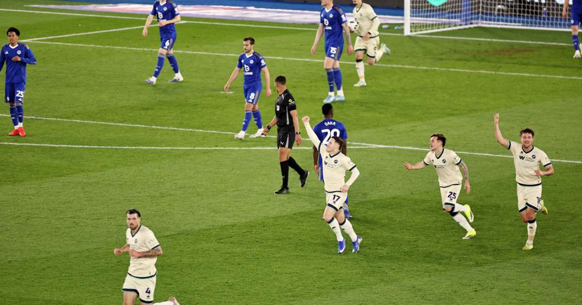 Millwall 'not writing off' promotion after draw at Leicester, says Neil