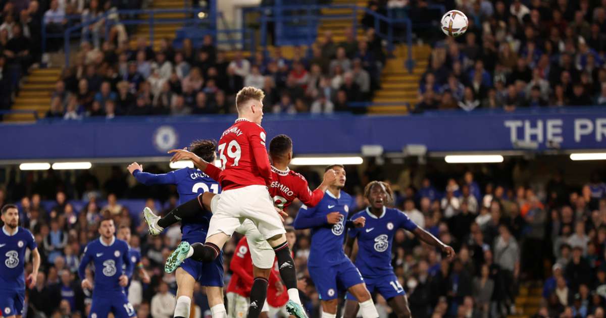 Chelsea 1-1 Manchester United: Casemiro snatches dramatic late draw