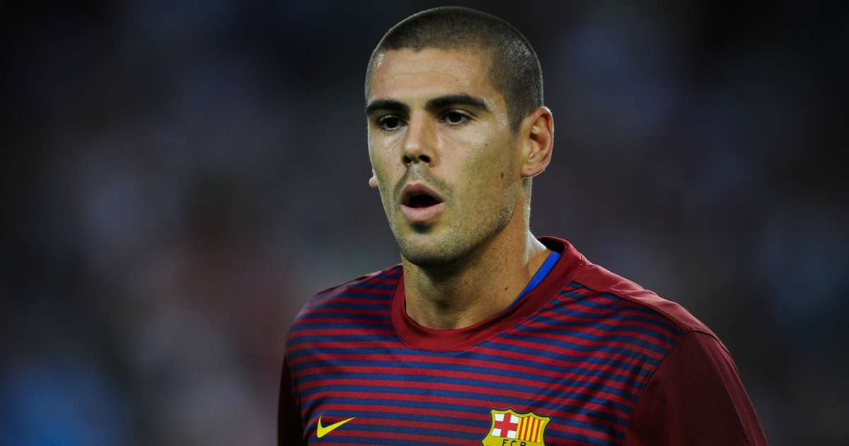 Valdes back at Barcelona as under-19 coach