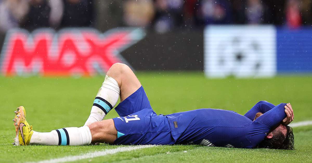 Chilwell 'dream' shattered as injured Chelsea star suffers England ...