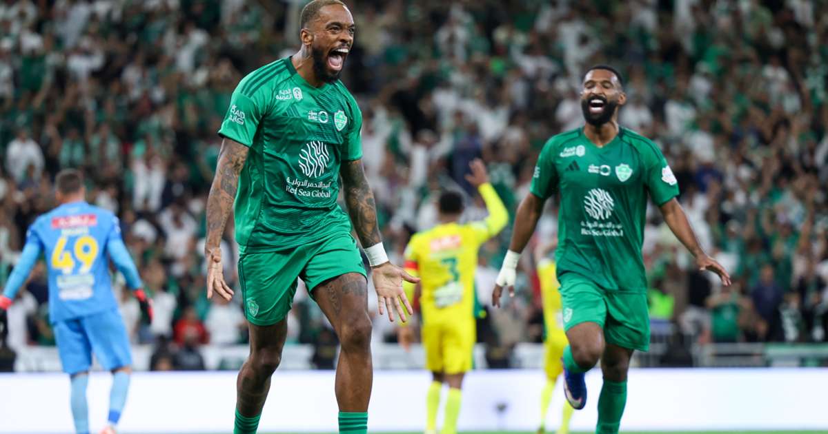 Al-Ahli 4-1 Al-Khaleej: Toney hat-trick cuts gap to Al-Hilal