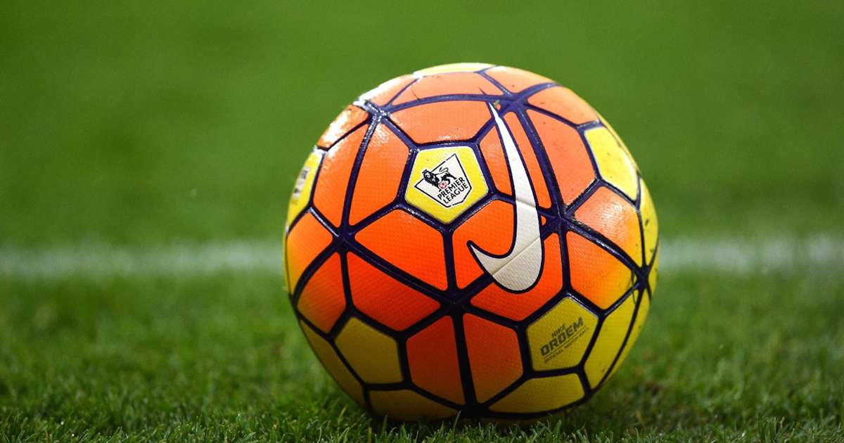 Barnet leave it late to beat 10-man Fylde