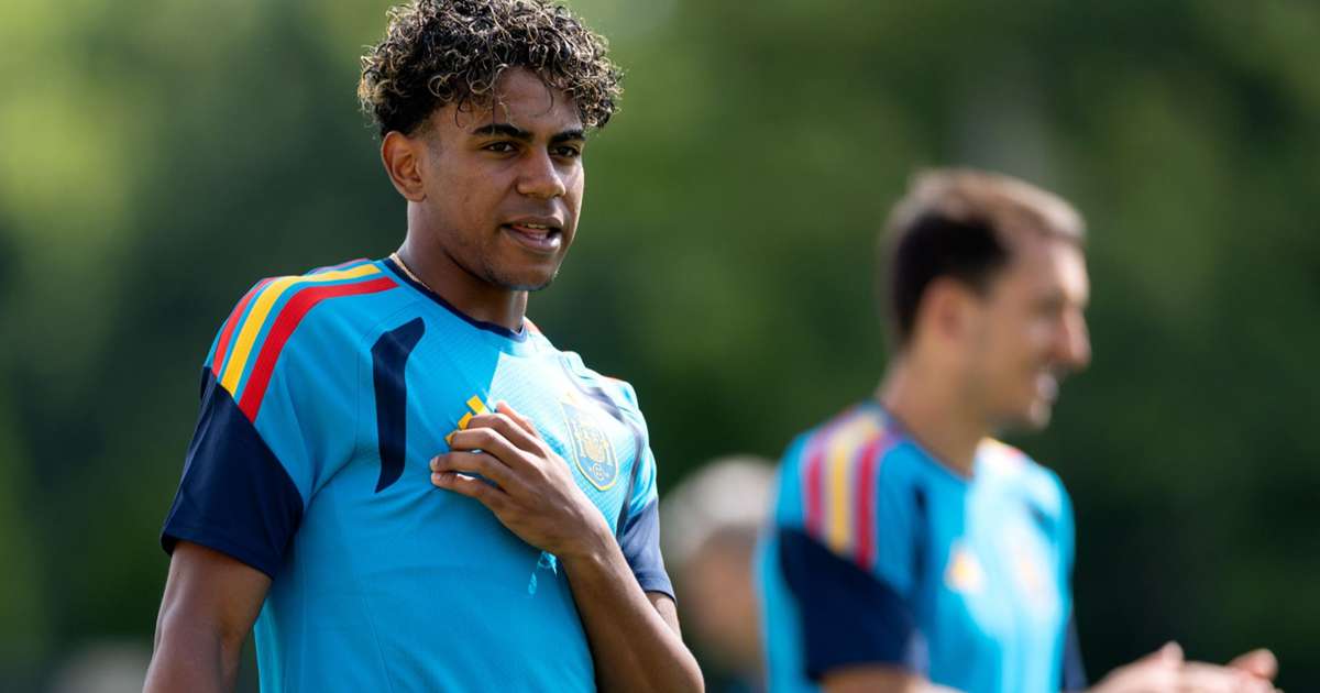 Yamal in 'perfect condition' to face Cape Verde, says Spain boss De la ...