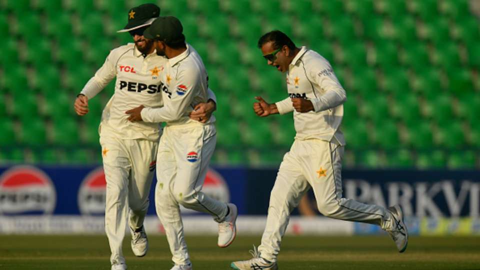 SportyTV | Pakistan's spinners put South Africa on the back foot in Lahore