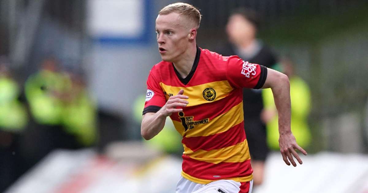 Dundee boss Tony Docherty excited by Scott Tiffoney signing