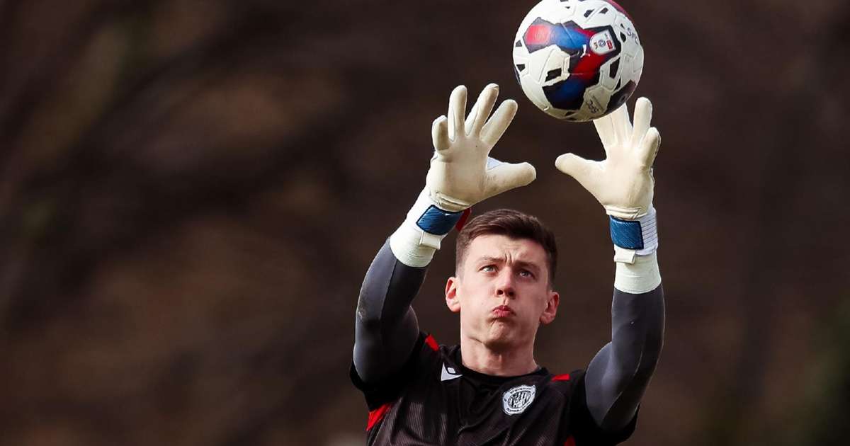 Norwich goalkeeper Jon McCracken joins Dundee on a season-long loan deal