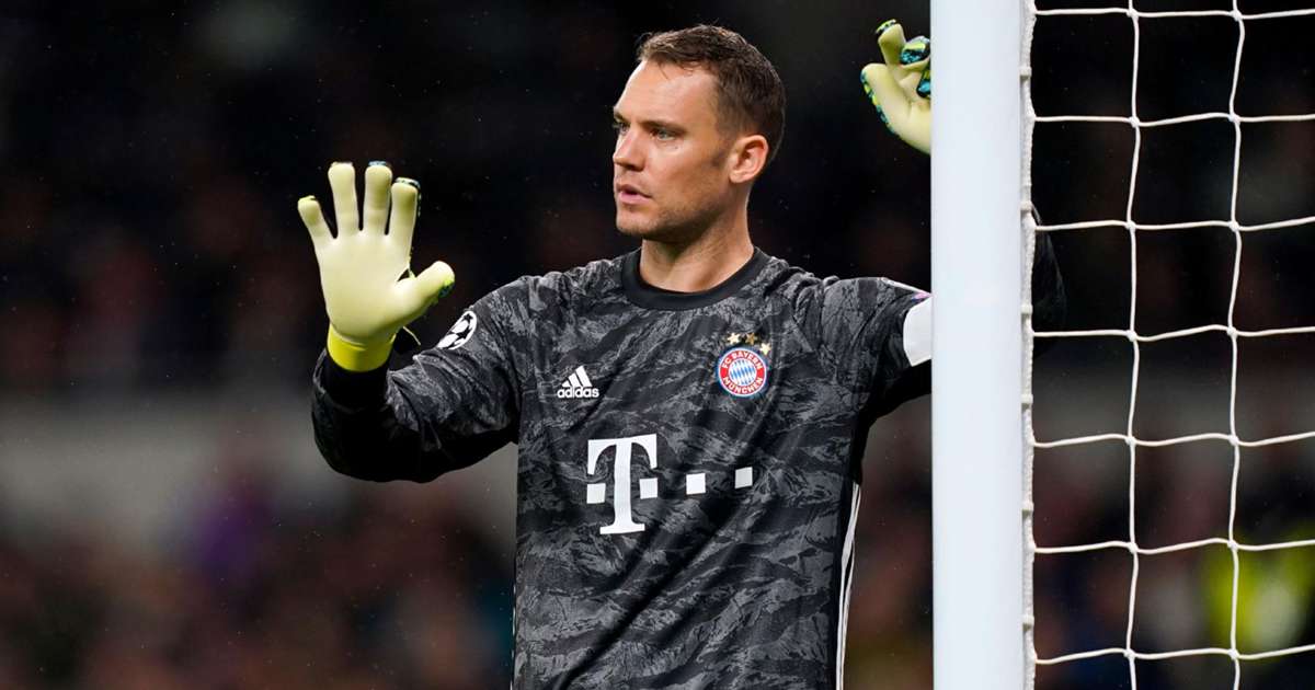 Manuel Neuer back in Bayern Munich training
