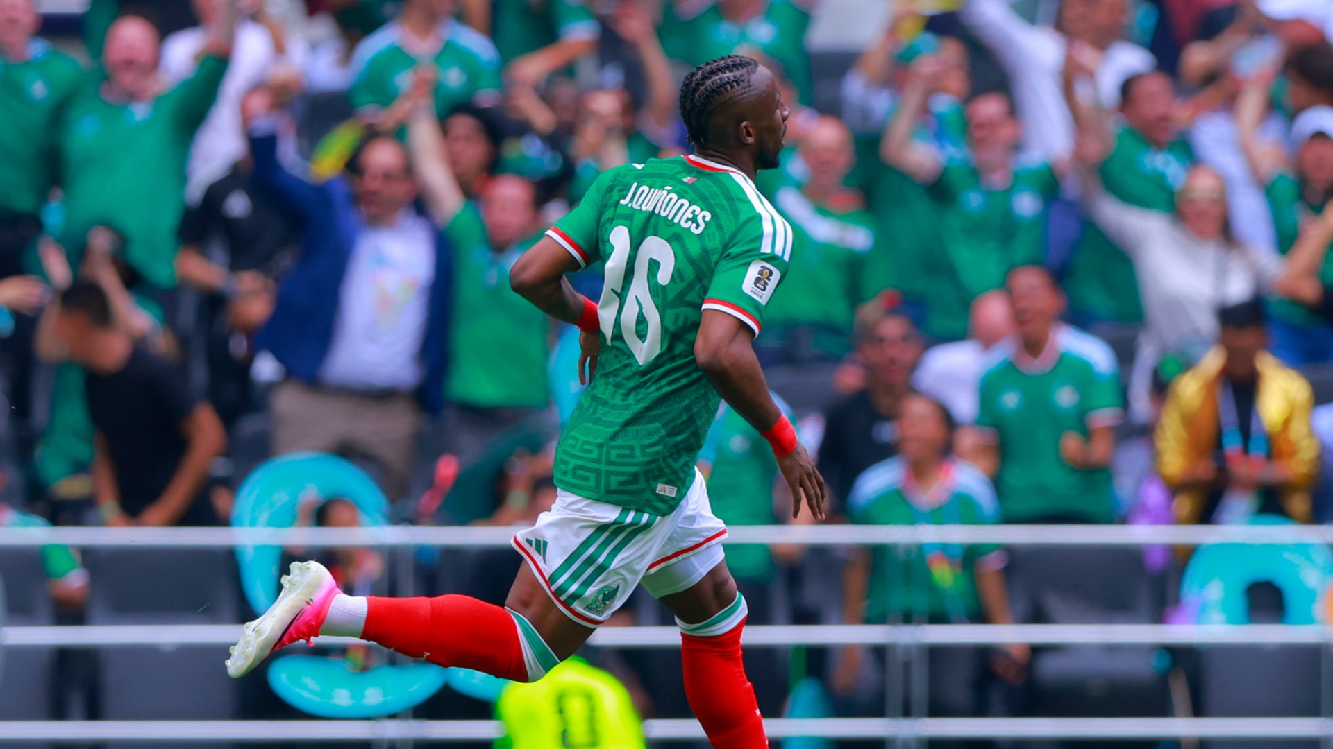 Mexico's united front key to opening World Cup victory, says Quinones ...