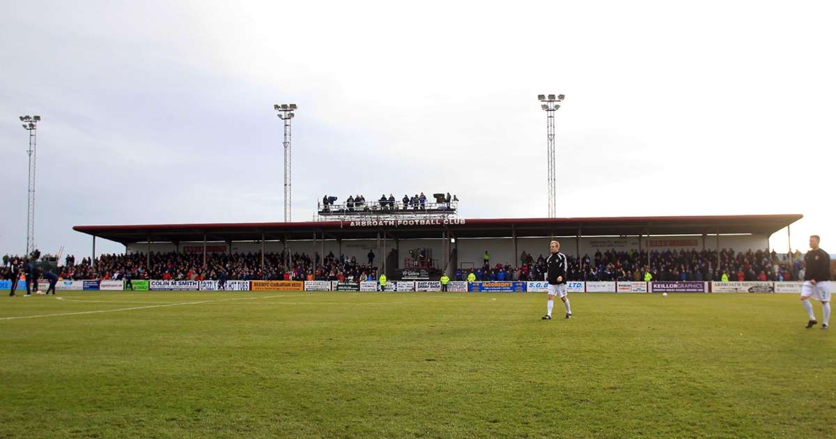 Louis Moult finds the net twice to give Dundee United victory at Arbroath