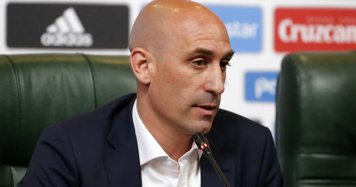 RFEF chief Rubiales vows to cooperate with corruption investigators