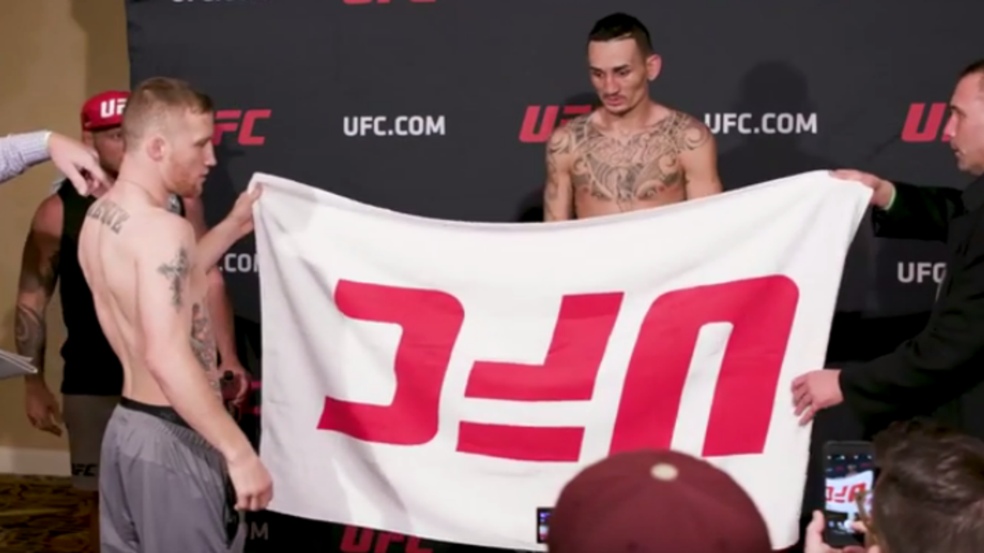 WATCH: Gaethje nearly makes Holloway flash crowd at UFC 218 weigh-in ...