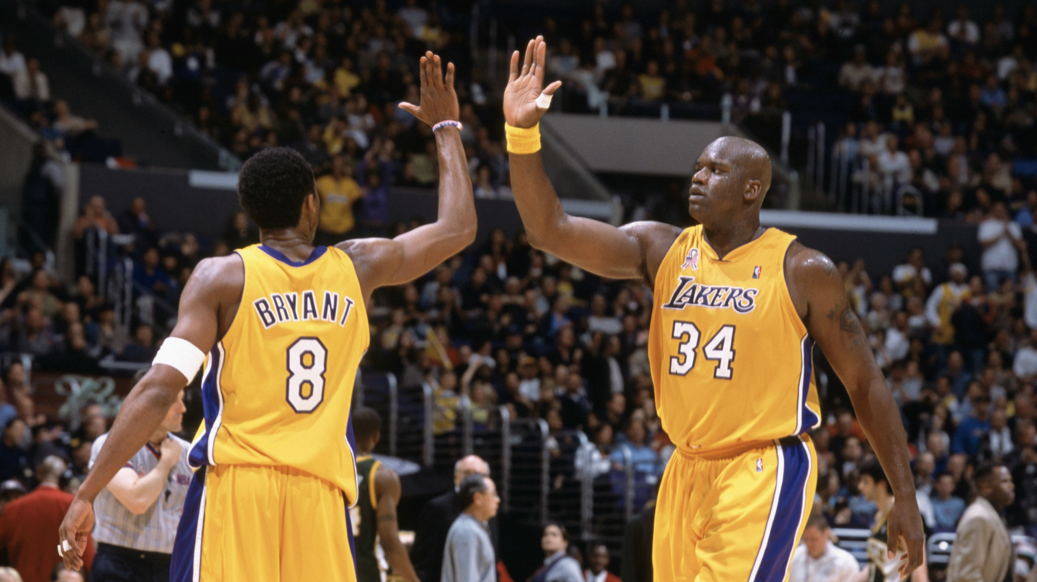 Shaquille O'Neal encourages Los Angeles Lakers veteran Kobe Bryant ...