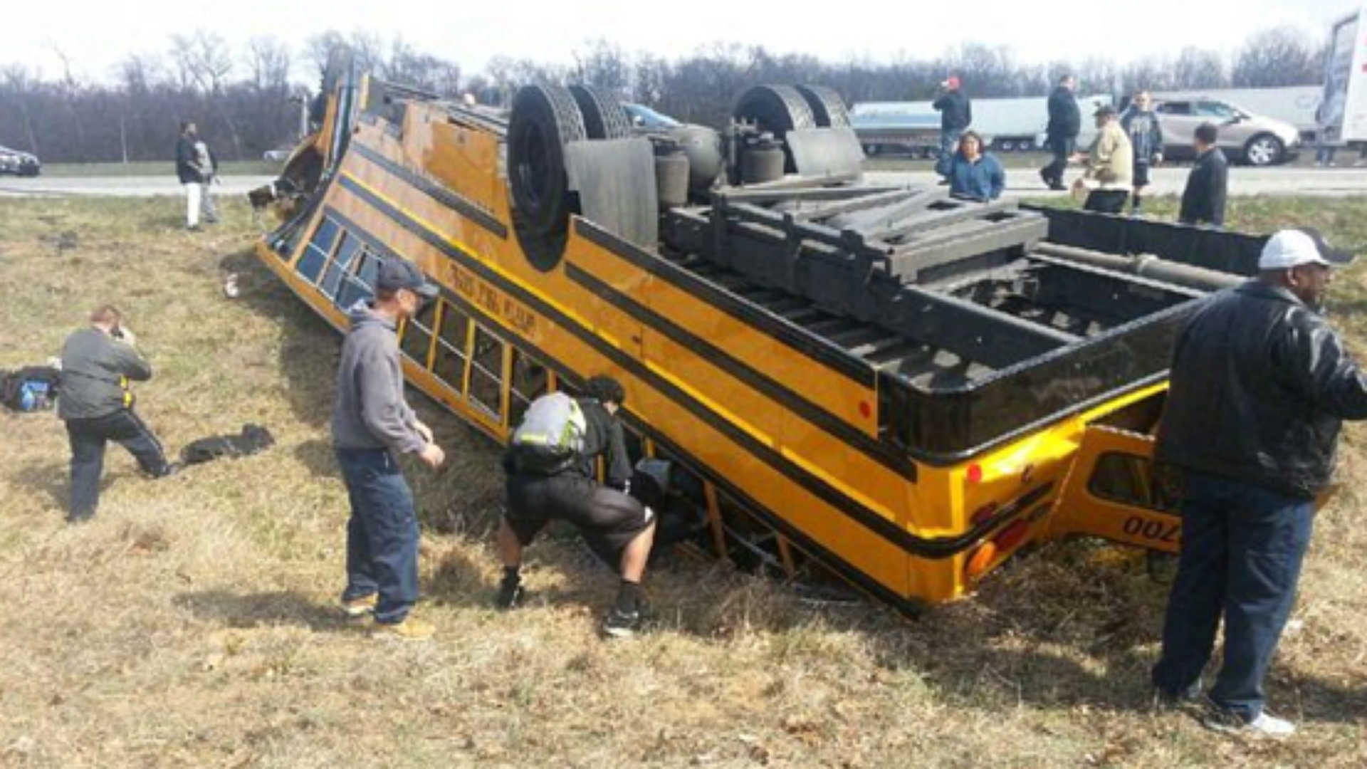 Bus carrying high school basketball team crashes en route to state ...